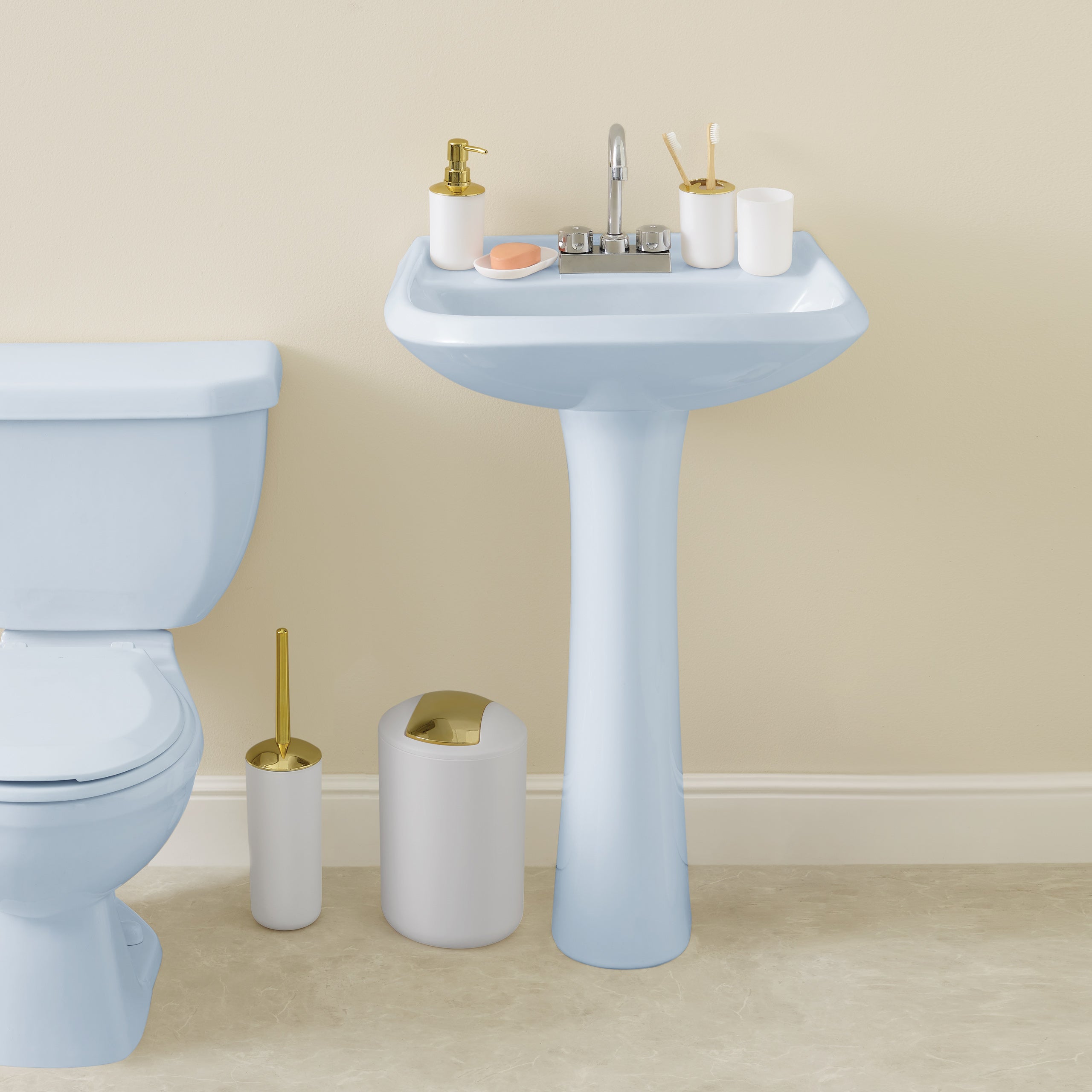 White & Gold Bathroom Set – Betterware